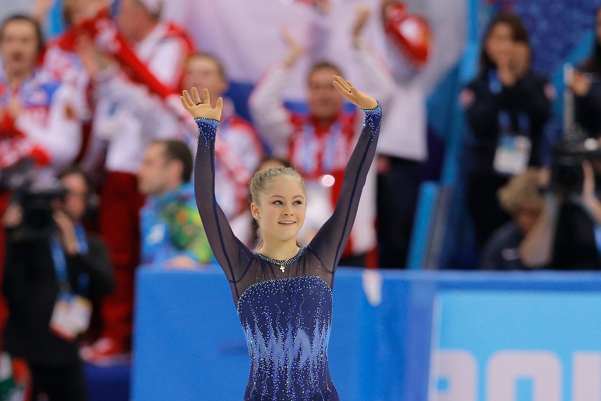 Yulia Lipnitskaya Fails To Medal In Womens Figure Skating Individual