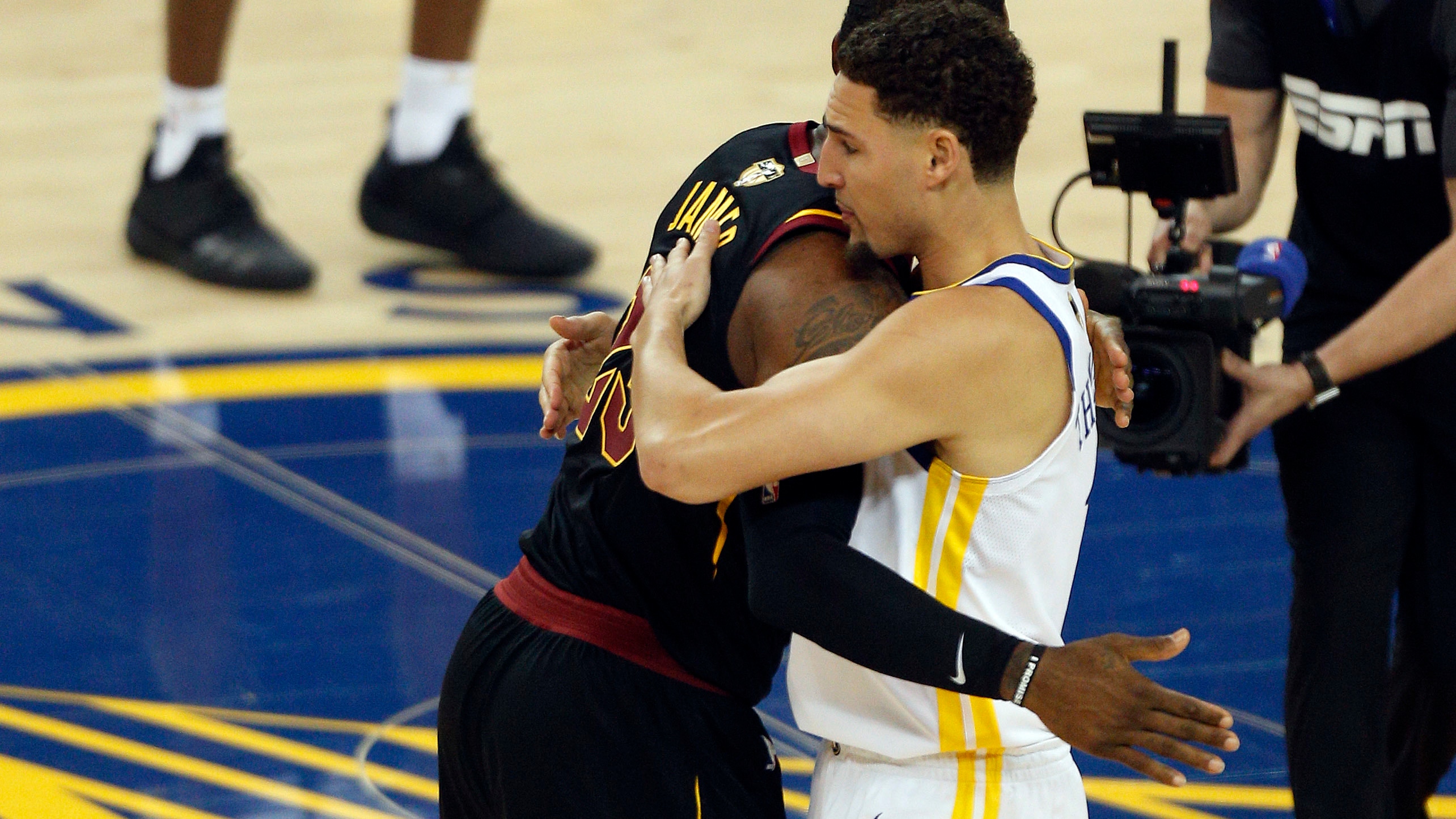 Klay Thompson 'Happy' Leg Injury vs. Cavs Was 'Just a Muscle That Got ...