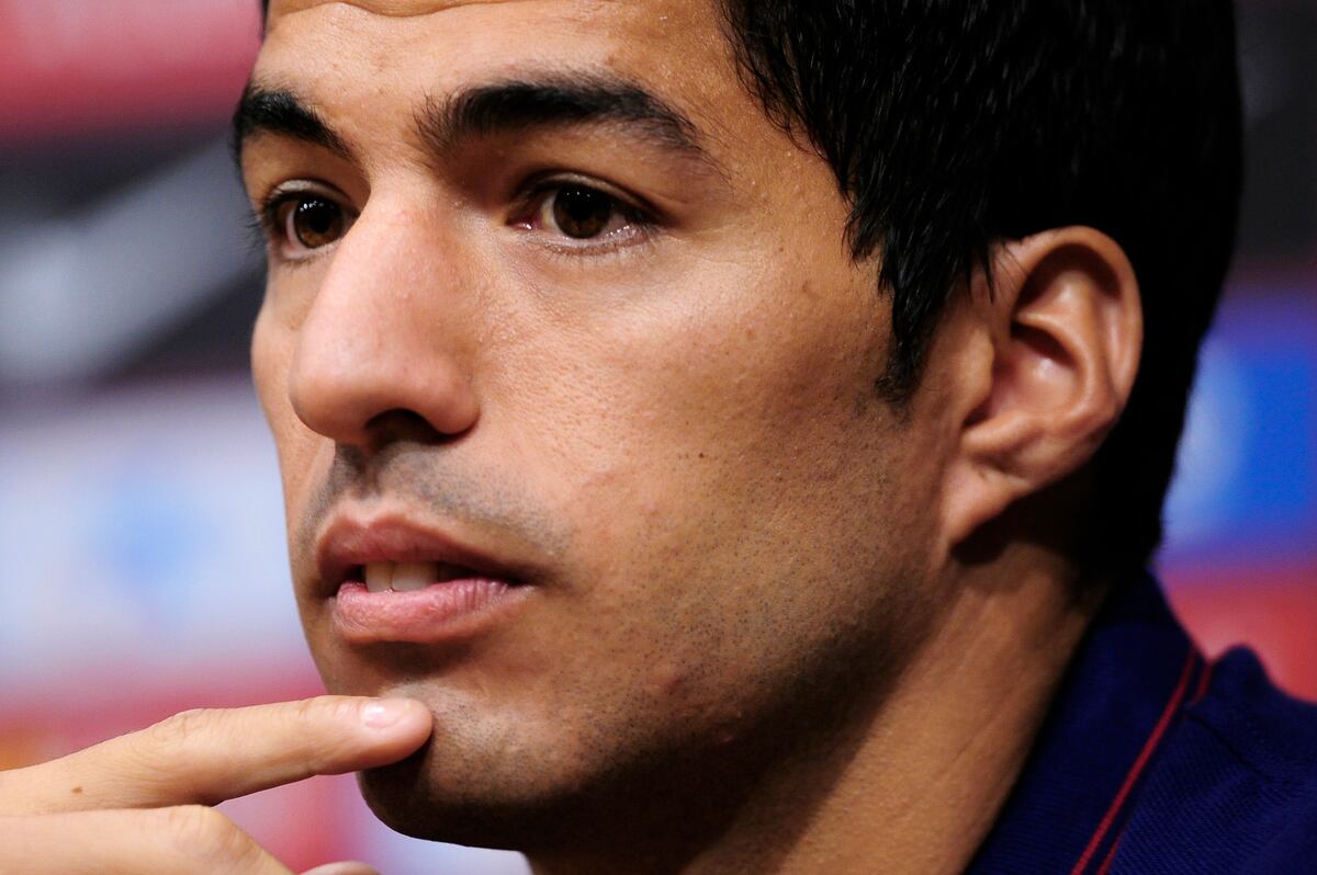 Luis Suarez Emotional but Not Seen Crying After Leaving Liverpool for ...