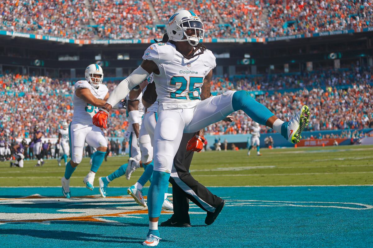 Louis Delmas, LaMichael James Re-Sign with Dolphins: Contract Details ...