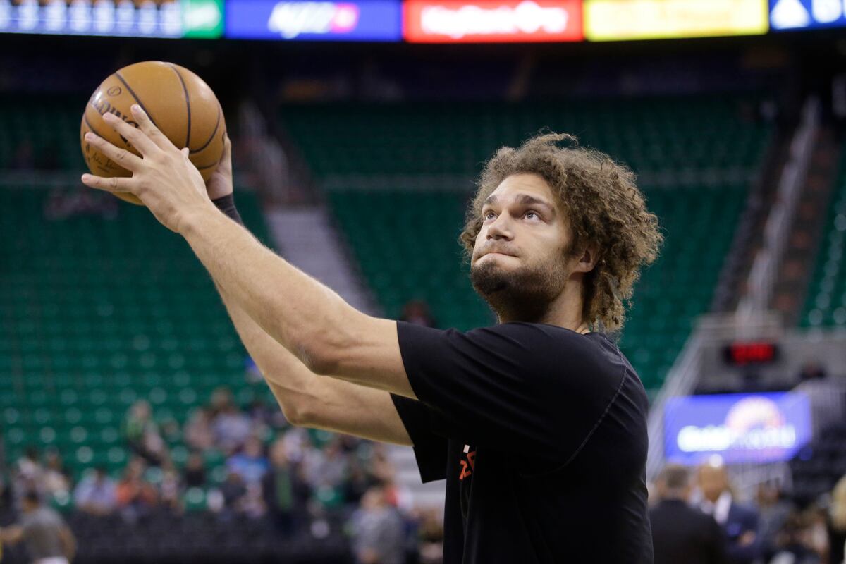Robin Lopez to Knicks: Latest Contract Details, Comments and Reaction ...