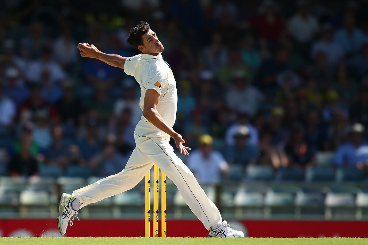 Australia's Mitchell Starc Bowls 160 kph Delivery in Test Match vs. New ...