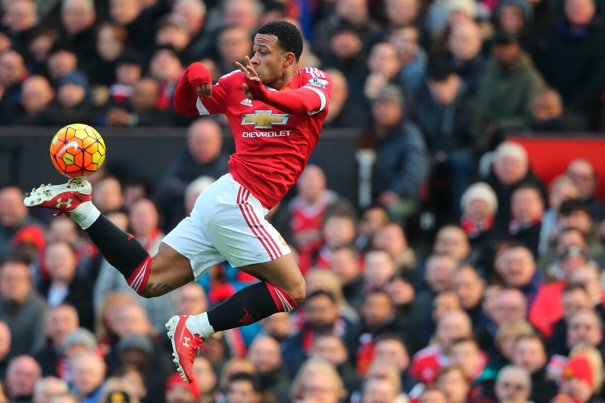 Manchester United Release Clip of Brilliant Memphis Depay Skill in Warm ... Manchester United Release Clip of Brilliant Memphis Depay Skill in Warm ...