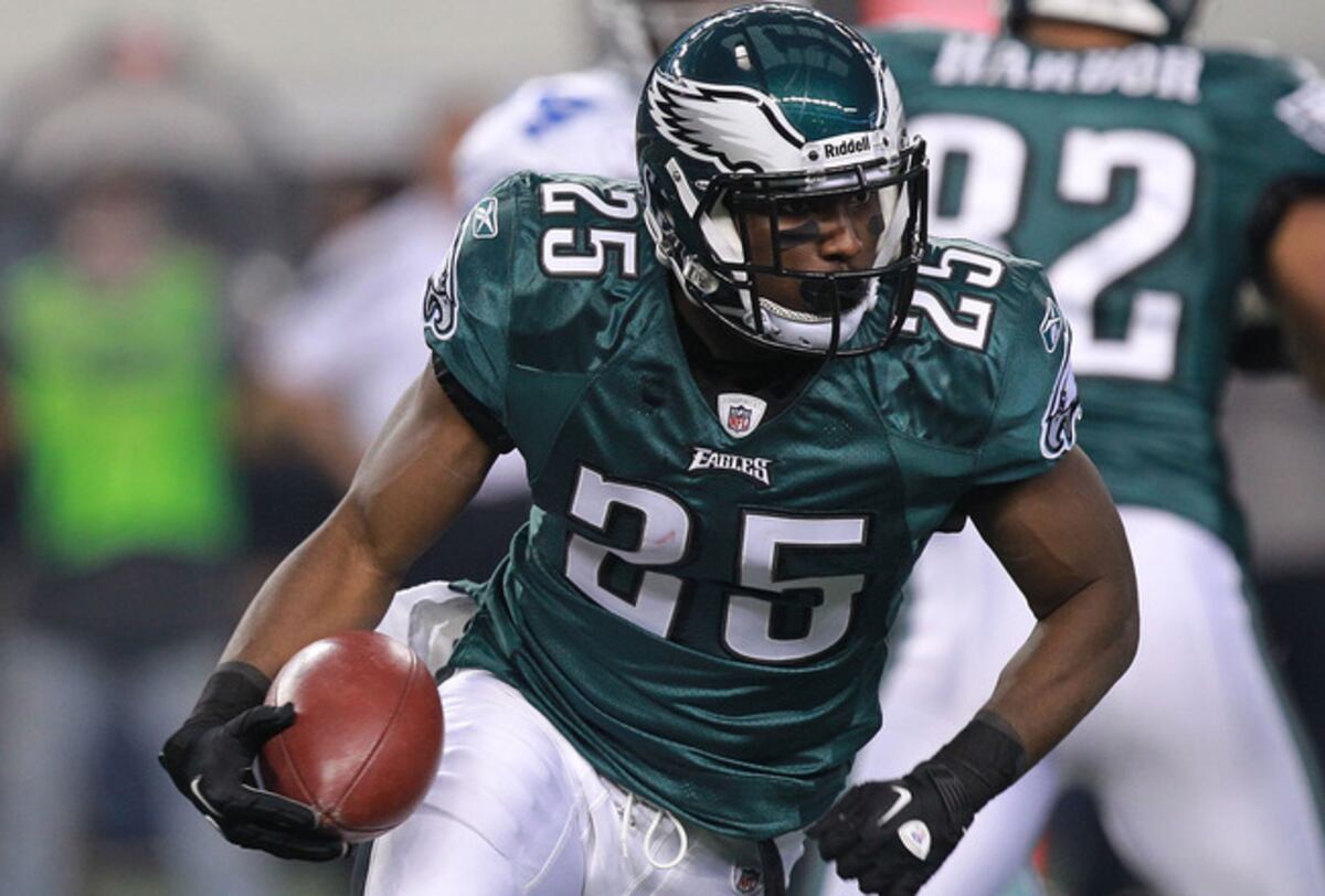 LeSean McCoy vs. Osi Umenyiora and the Best Twitter Beefs in Sports ...