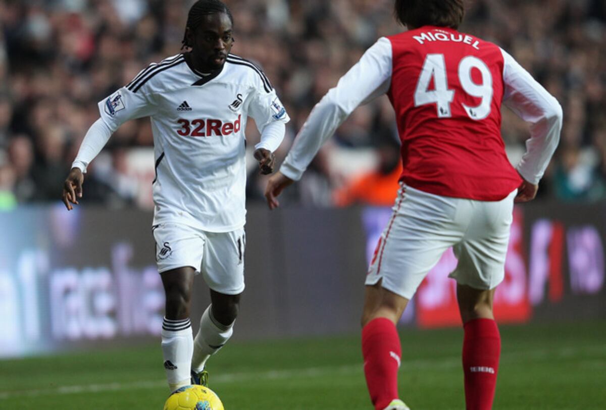 EPL Hot 11: Dyer, Graham Share Top Honors and Donovan, Scholes Appear ...