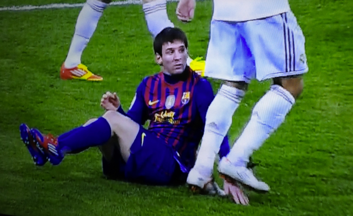 Barcelona vs. Real Madrid Video: Watch Pepe's Dirty Stomp on Lionel ...