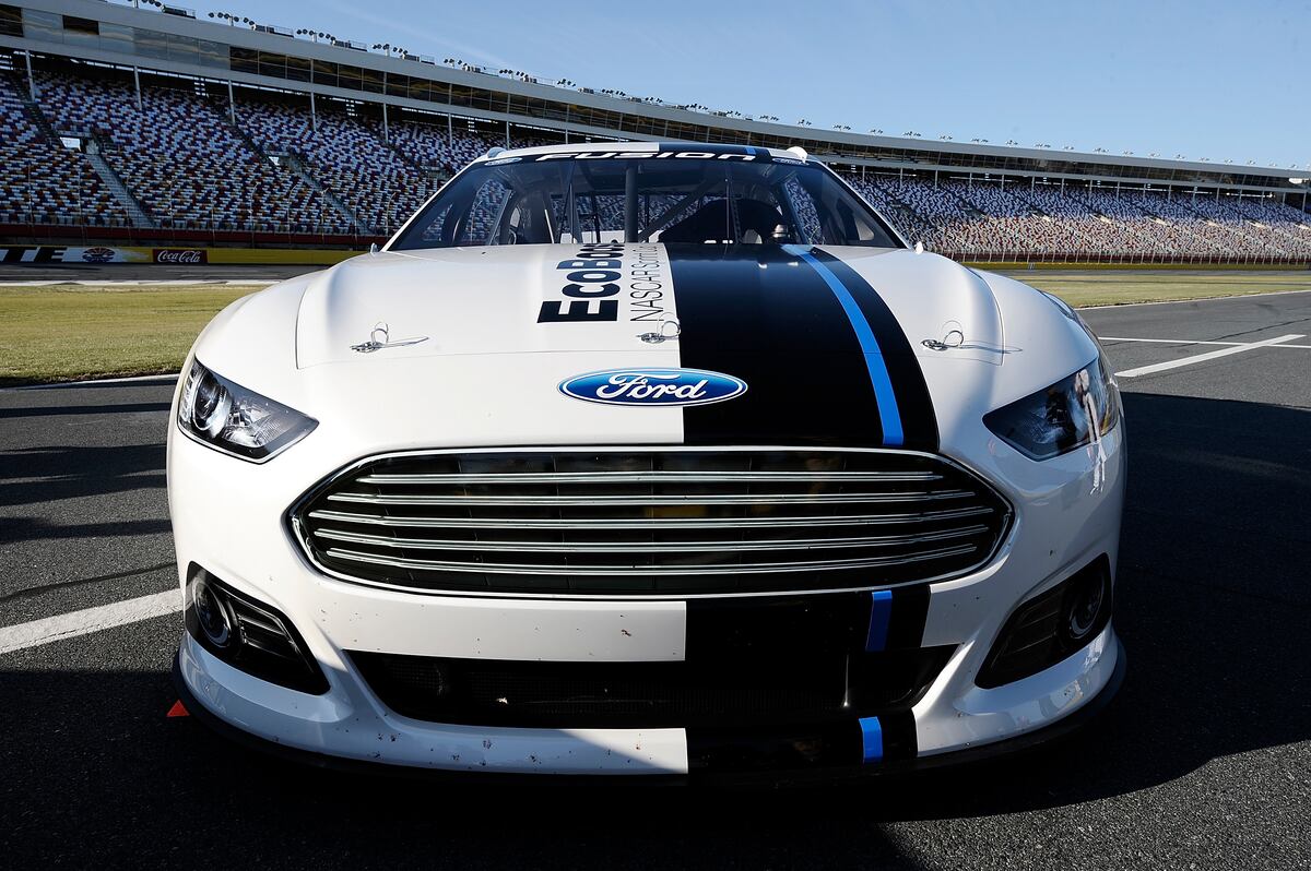 Ford Brings Back Brand Identity to the NASCAR Sprint Cup Cars | News ...