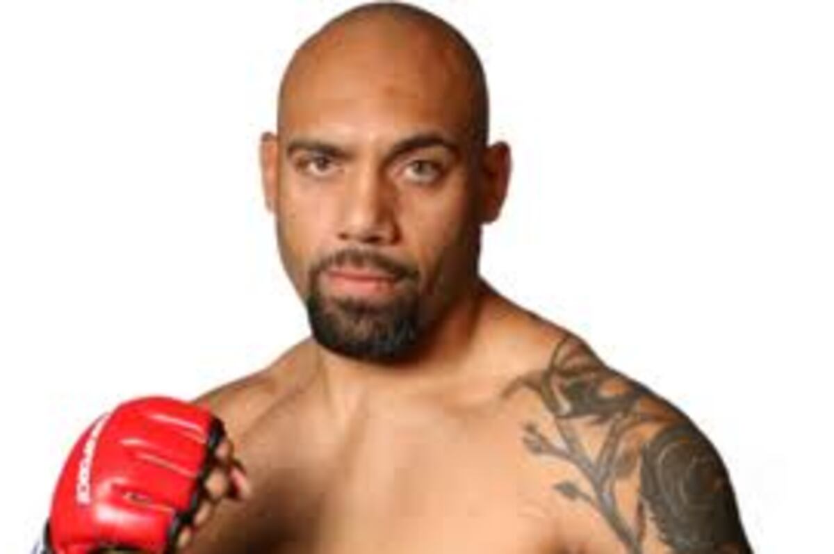 Lavar Johnson, After Throwing Up, Goes out and Finishes Beltran | News ...