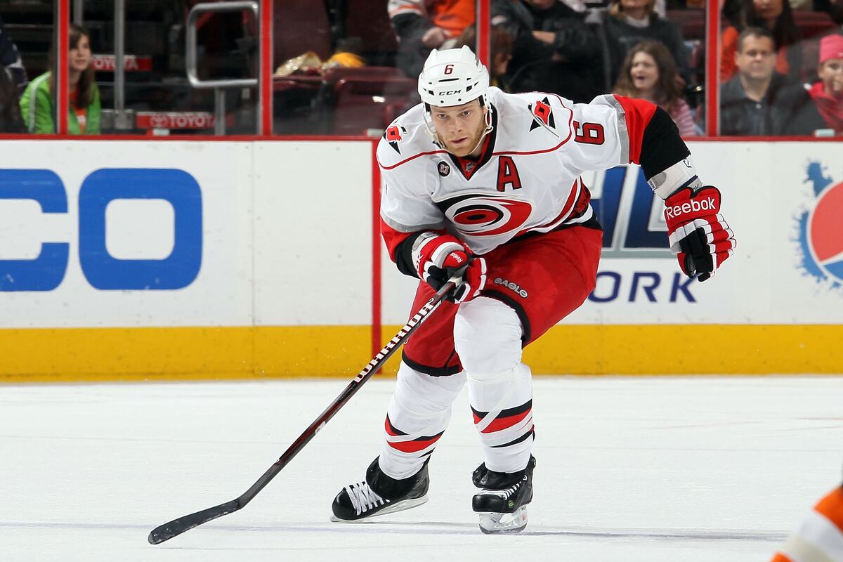 Carolina Hurricanes' Tim Gleason Signs 4-Year, $16 Million Extension ...