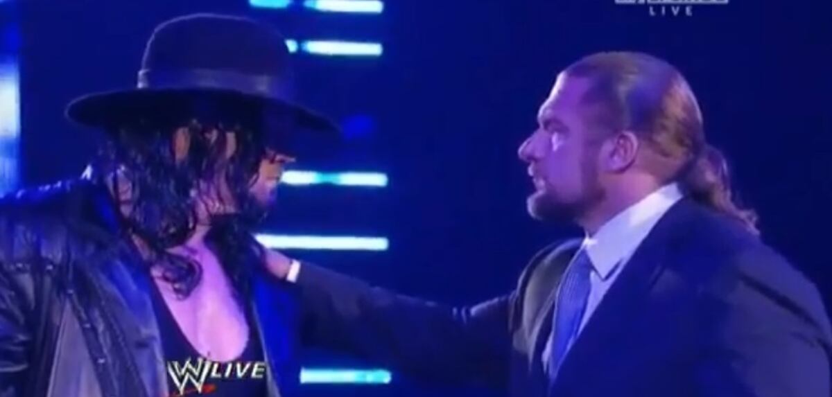 Undertaker Video: Watch Deadman's Epic Return to WWE Monday Night Raw ...