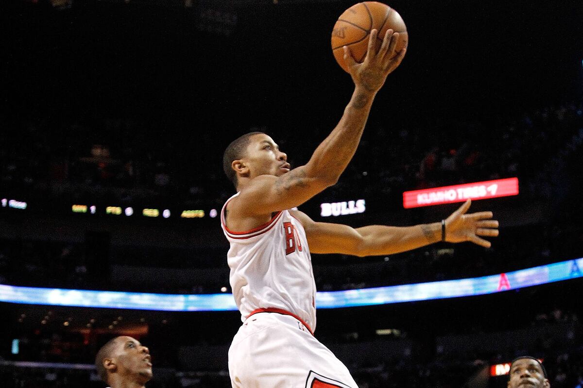 Chicago Bulls: Derrick Rose, Bulls Getting It Done Despite Injuries ...