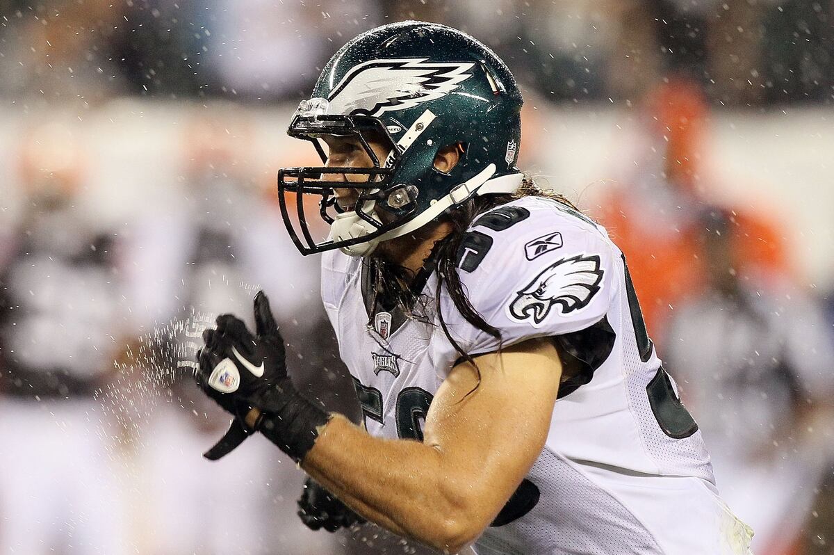 2012 NFL Draft: Which Linebacker Is the Better Option for the Eagles ...