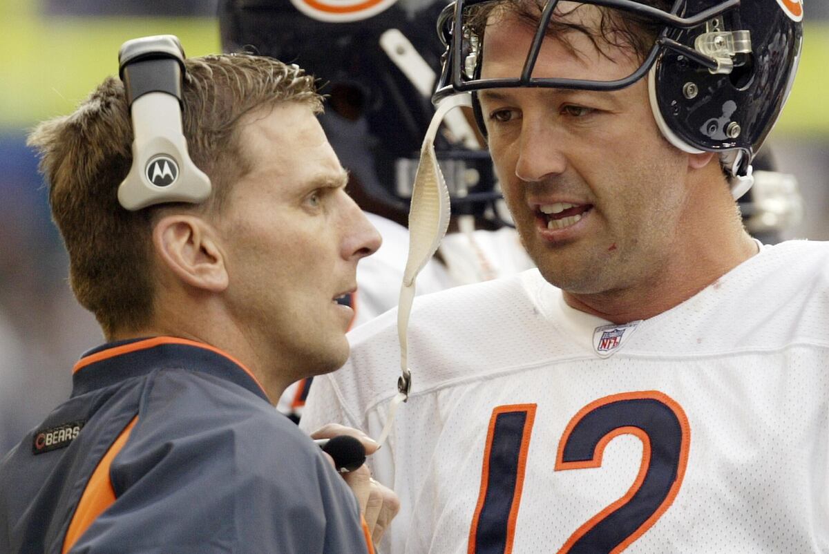 Former Bucs Quarterbacks Coach Shoop to Interview for Team's OC ...