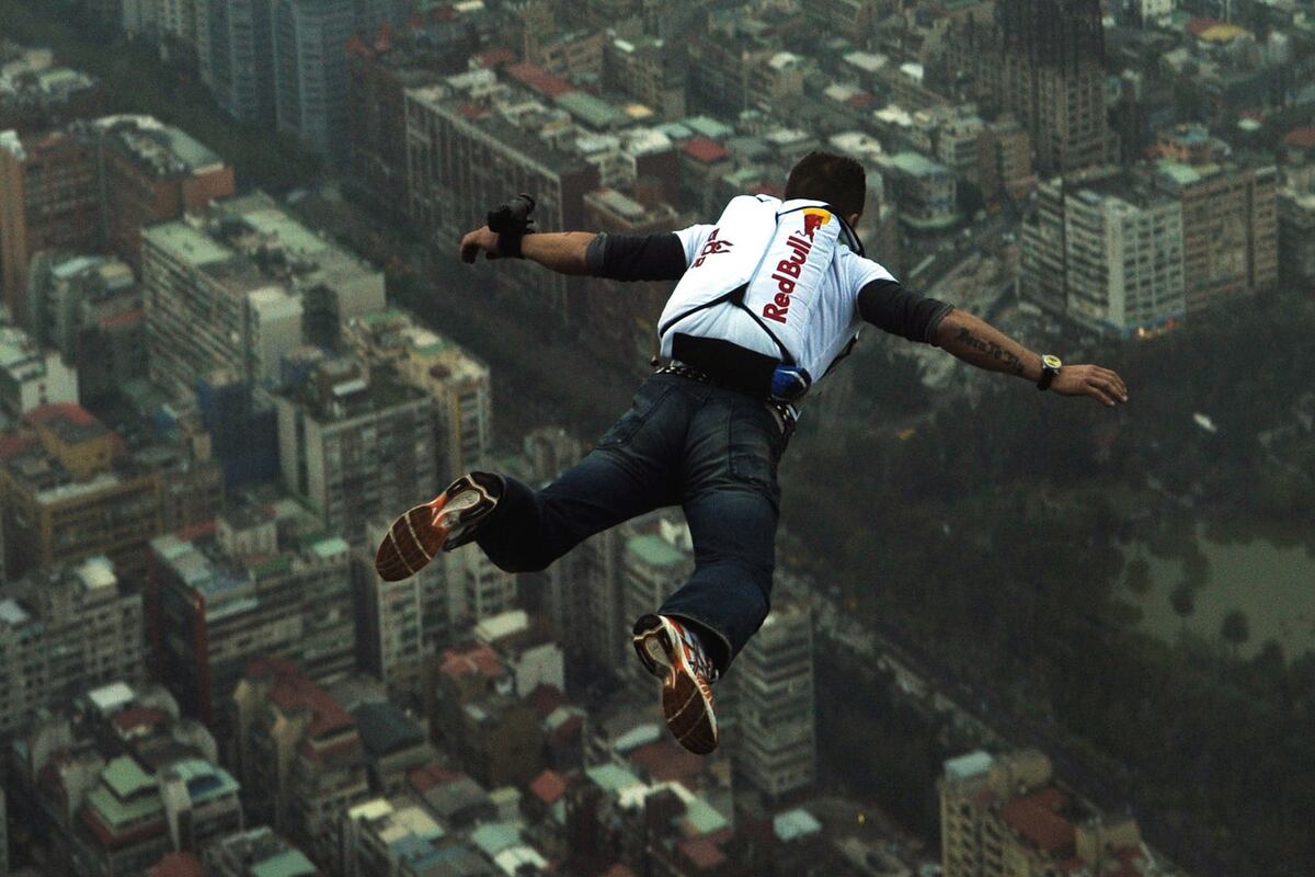 Felix Baumgartner Space Jump: Record Free Fall Attempt Is Must See ...