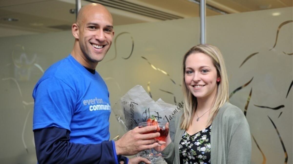 Tim Howard: Everton Goalkeeper Has Valentine's Day Date with Diehard ...