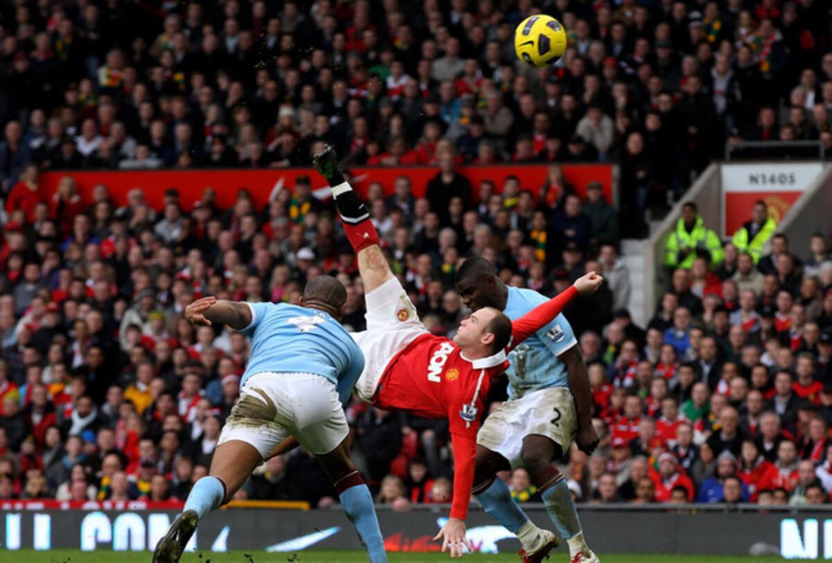 Manchester United: Top 10 Goals All-Time (with Video) | News, Scores ...