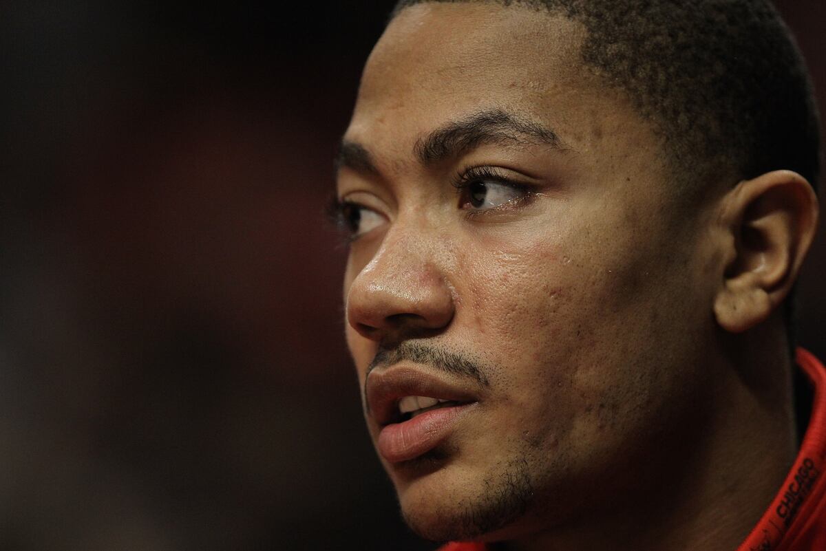 Derrick Rose: Chicago Bulls' Star Point Guard Must Sit out All-Star ...