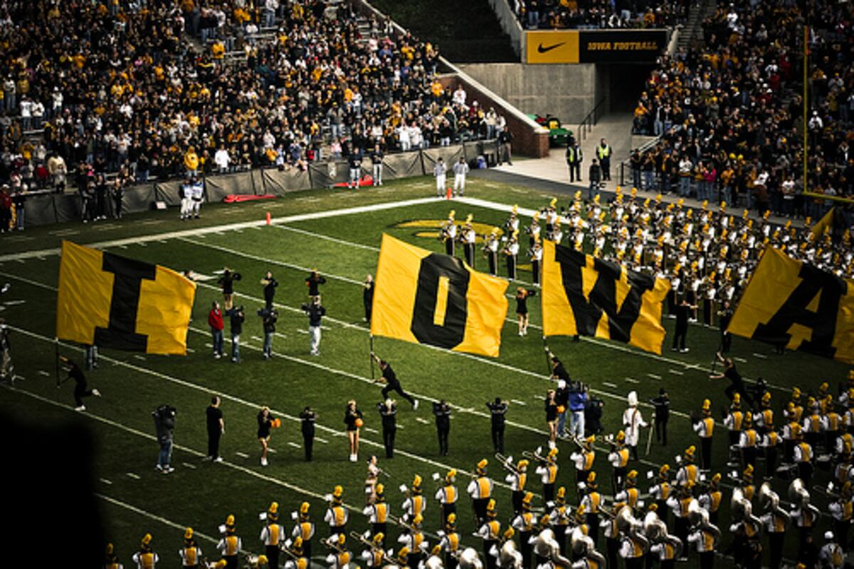 Iowa Hawkeyes Football: Lester Erb the Key to Recruiting Success | News ...