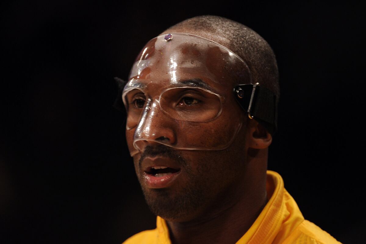 Kobe Bryant: The Man with the Mask Goes to Battle | News, Scores ...
