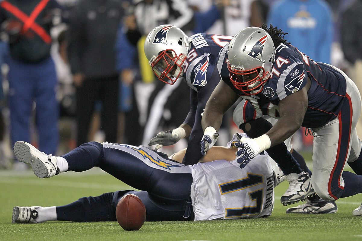 2012-nfl-free-agents-new-england-patriots-should-show-kyle-love-some