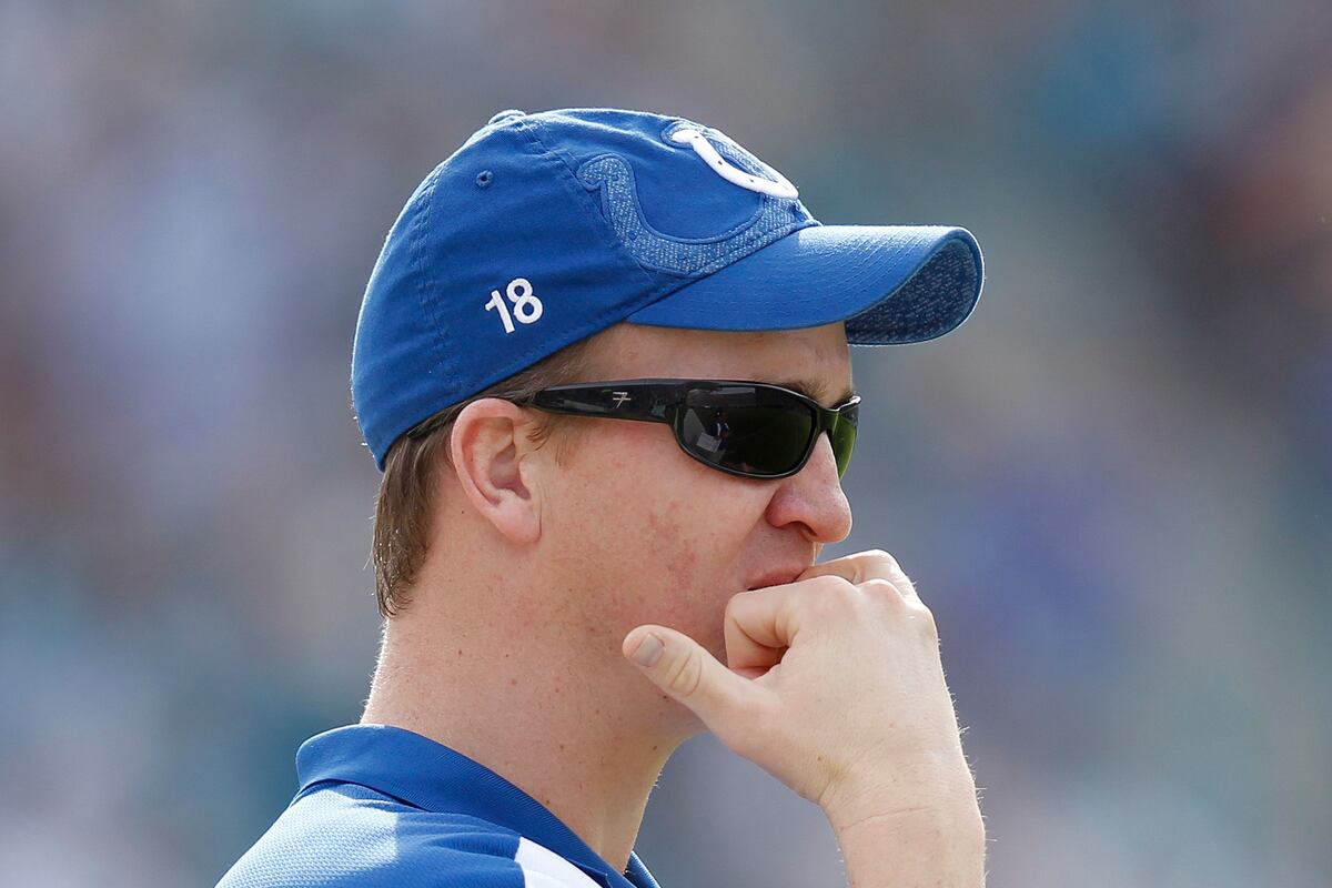 Peyton Manning: Understanding Single Level Anterior Fusion of the Neck ...