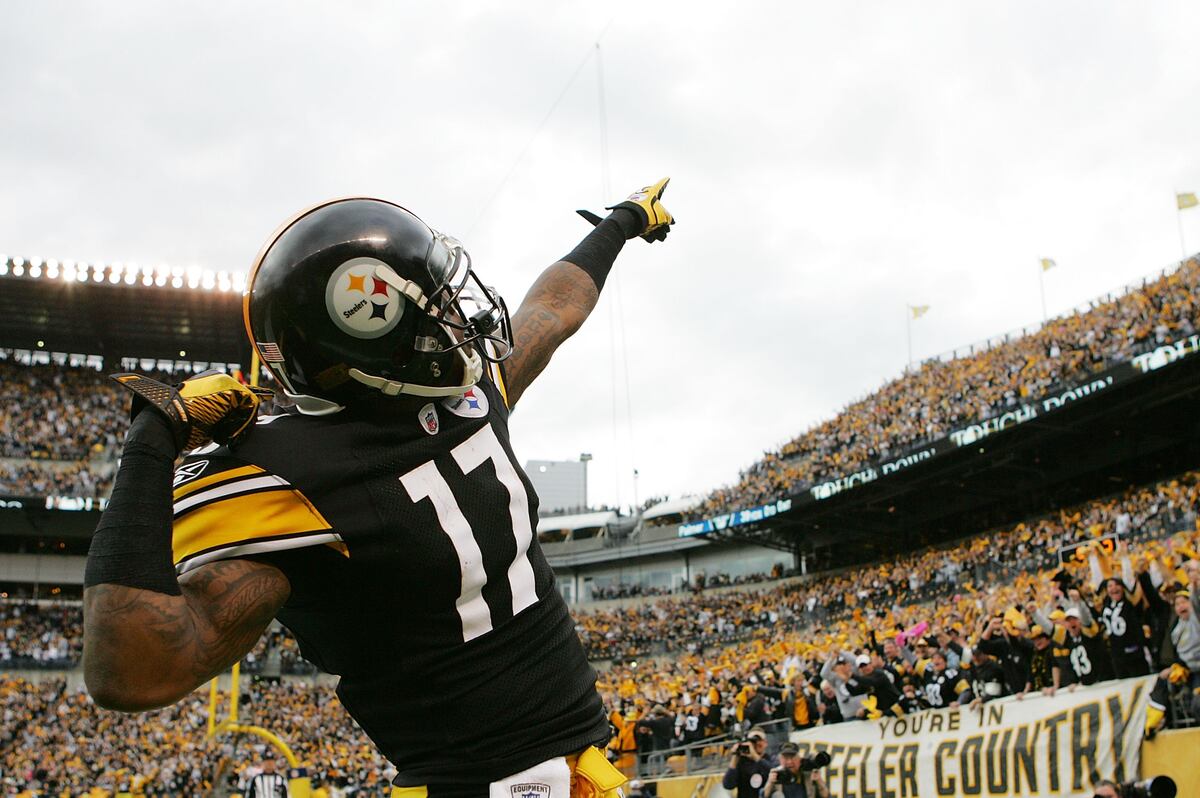 Mike Wallace: Why It Looks Like Pittsburgh Steelers Won't Lose Star WR ...