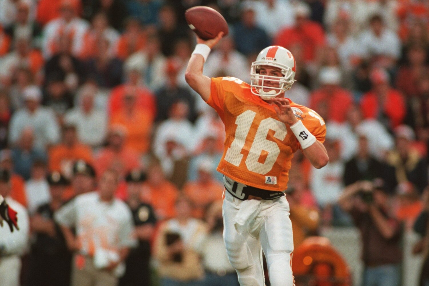 Peyton Manning Won't Bring a Super Bowl Title to Tennessee | Bleacher ...