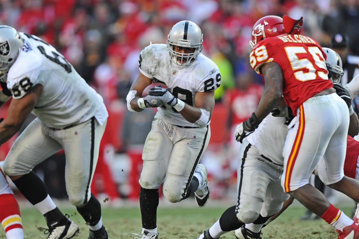 2012 NFL Free Agency: Going After Michael Bush Is Right Move for ...