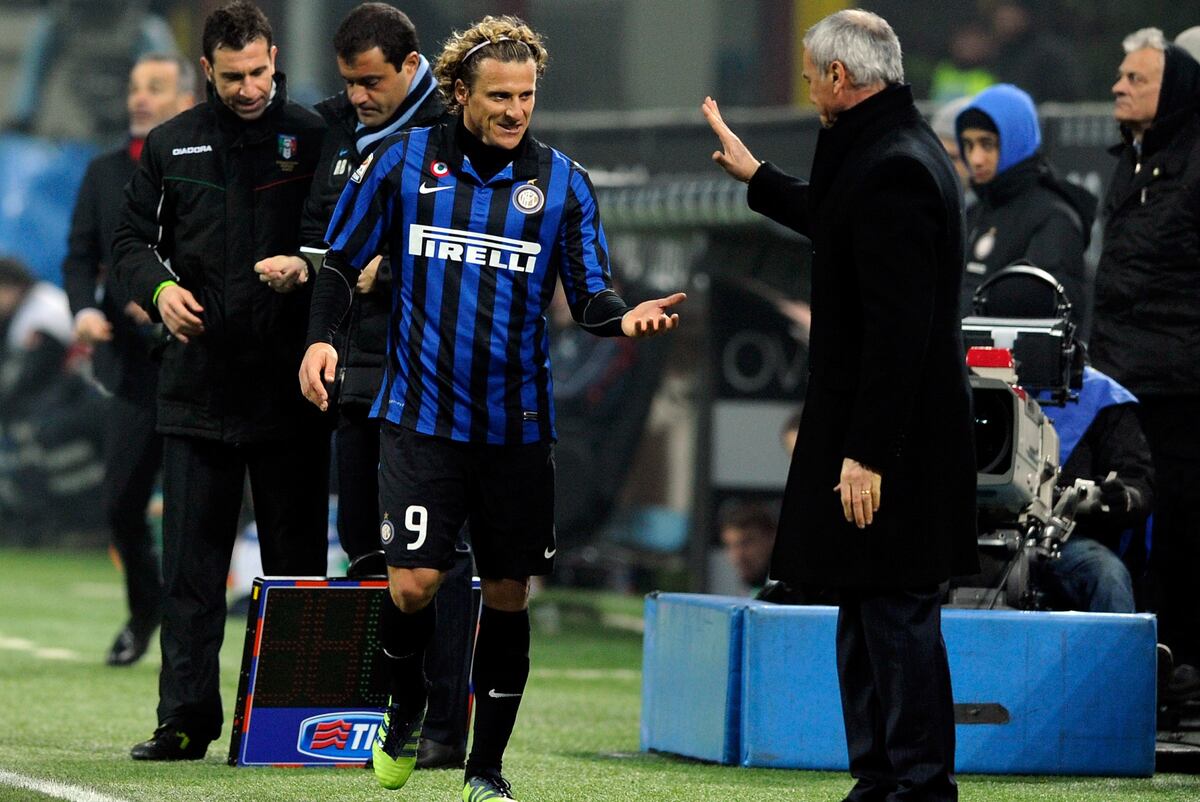 Inter Milan: Diego Forlan and Claudio Ranieri Situation Makes Ugly ...