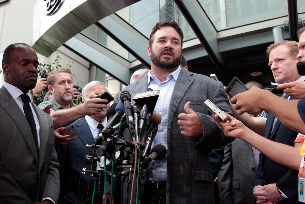 Jeff Saturday Signs with Green Bay, Will Not Affect Packers' Draft ...