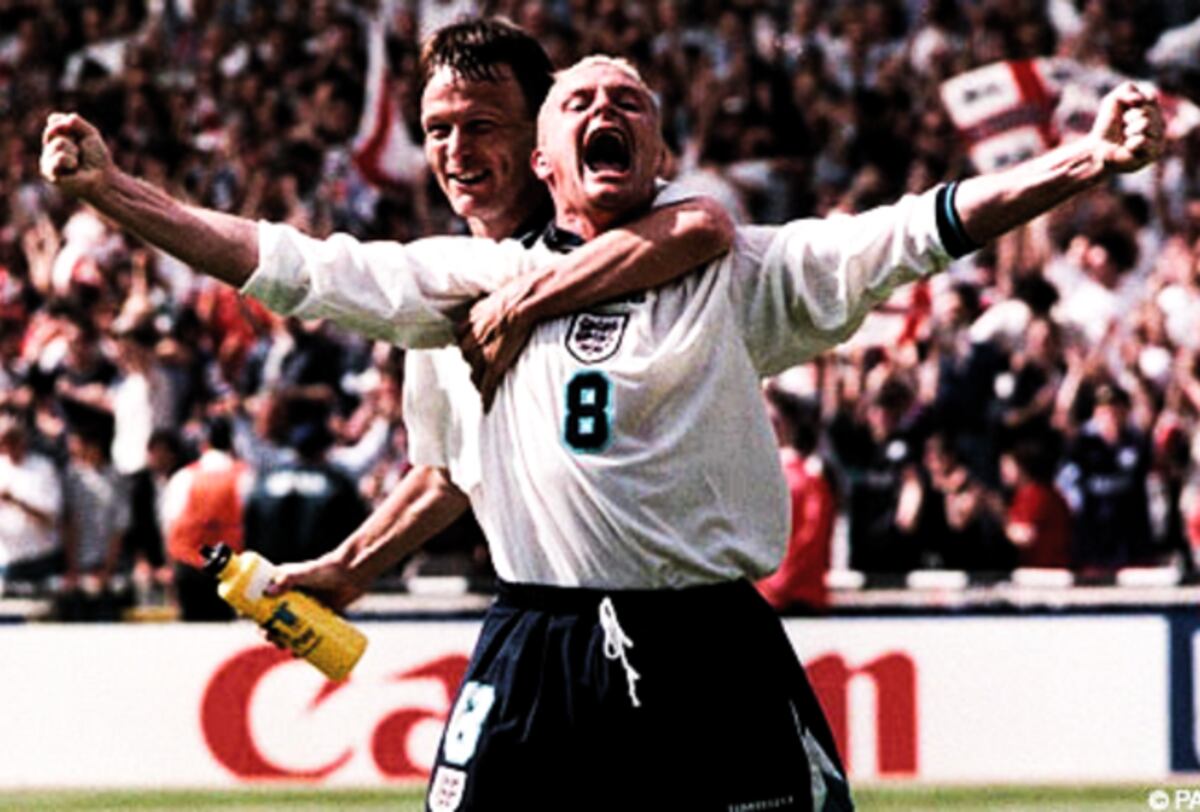Peter Crouch and the 11 Most Beautiful Goals Scored by English ...