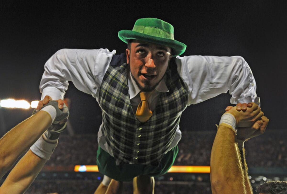 Notre Dame Football: 10 Ways to Know You're a Fighting Irish Fan | News ...