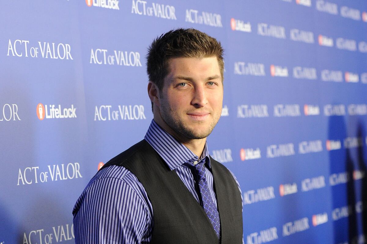 Tim Tebow Press Conference: Why Charisma Won't Win Over New York Media ...