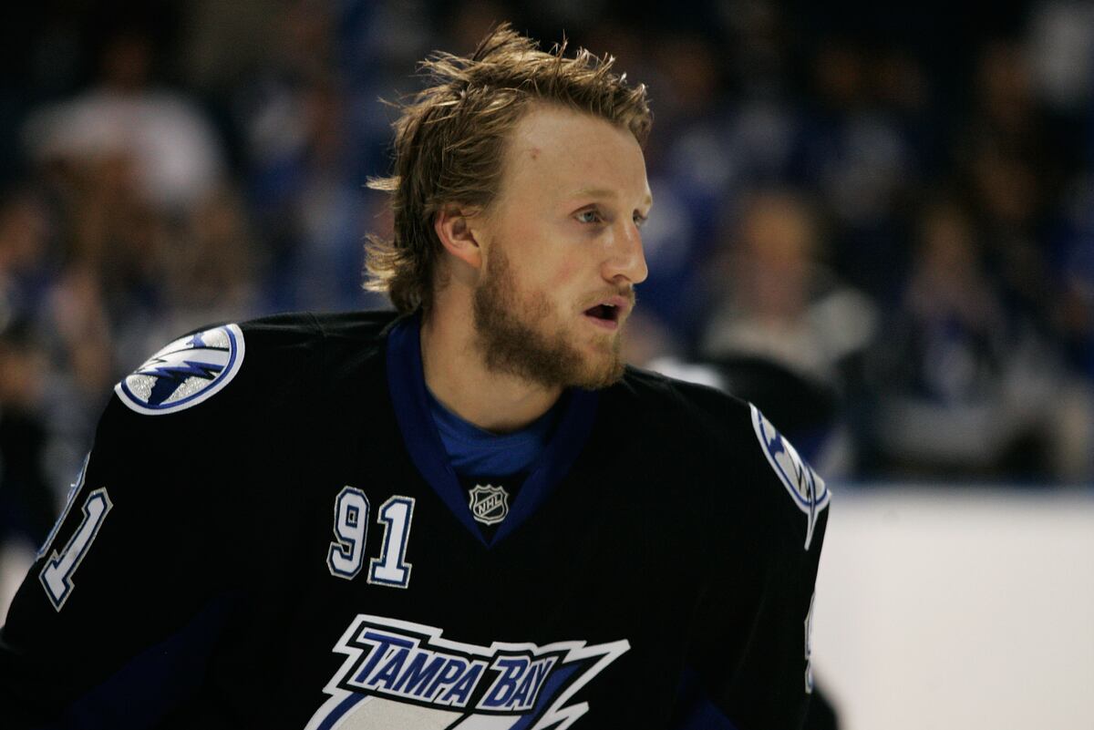 Steven Stamkos: Tampa Bay Lightning Star Strengthens Hart Trophy Case ...