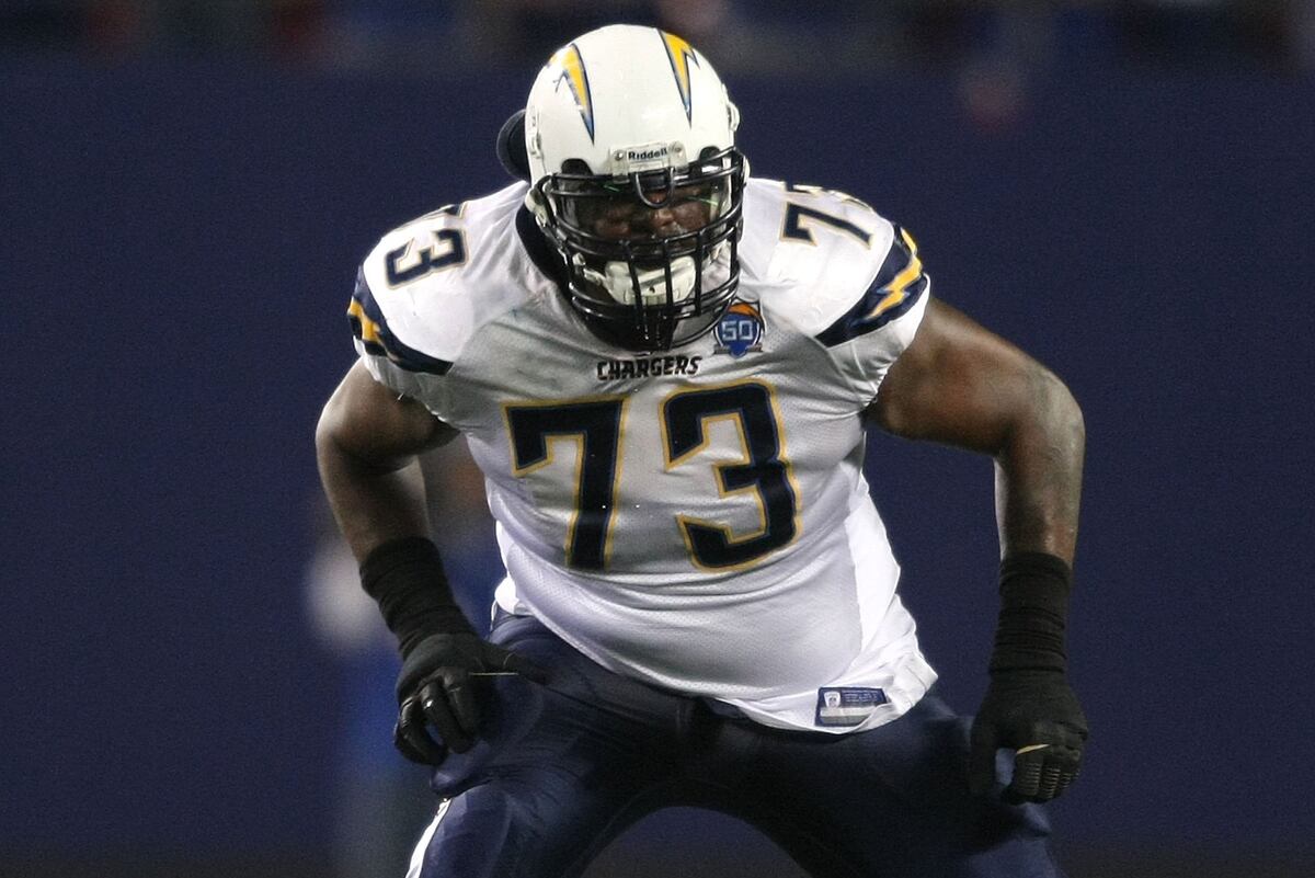 Philadelphia Eagles: Marcus McNeill and Demetrius Bell Have Injury ...