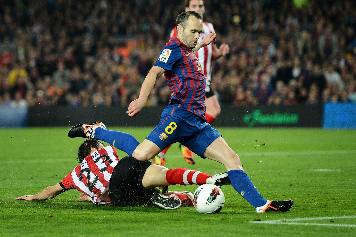 Lionel Messi & Andres Iniesta Score, Barcelona Keep Pace with Real ...