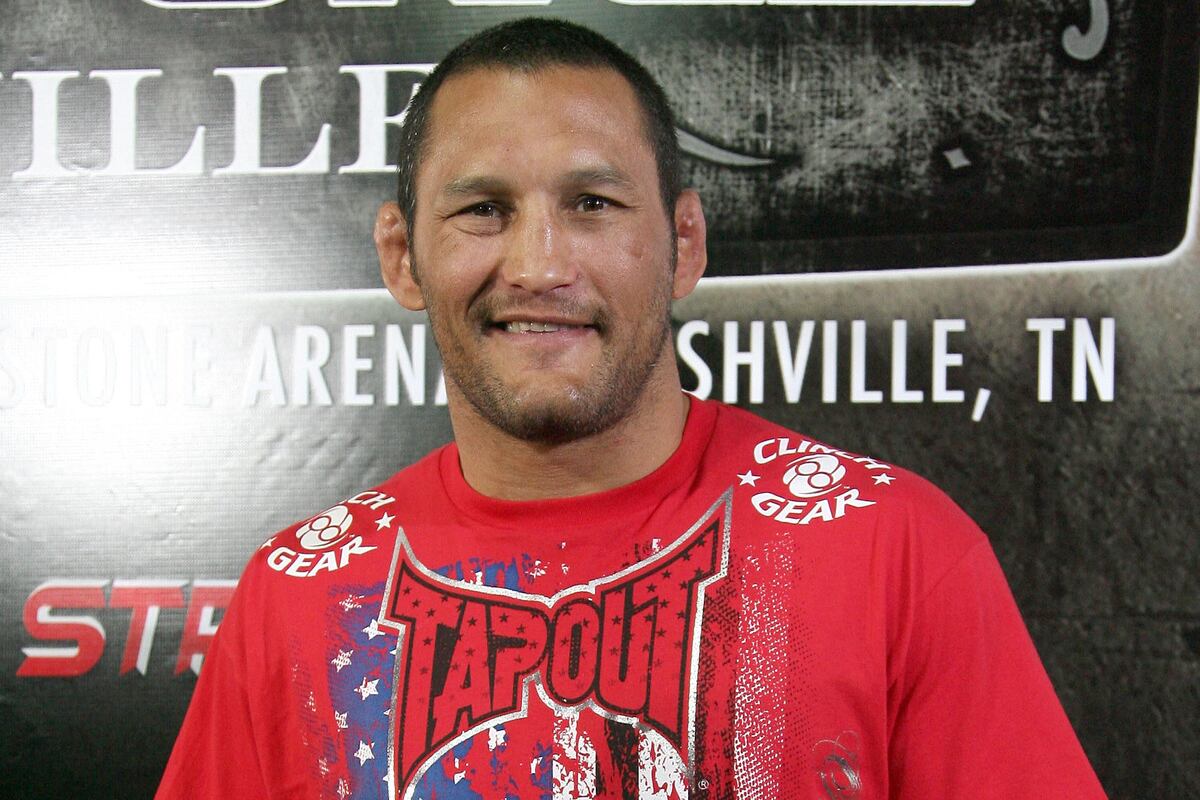 Hendo to the Rescue: Why Dan Henderson Should Replace Overeem at UFC ...
