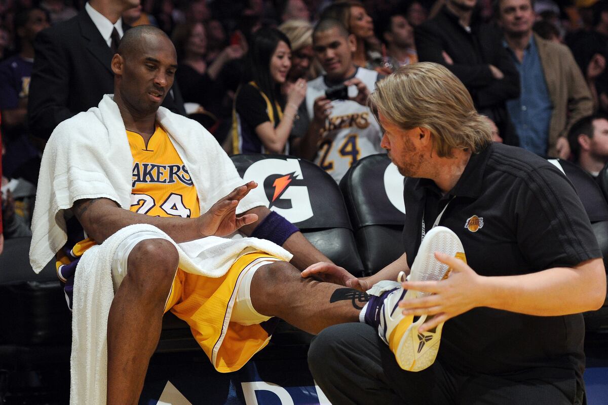 Resting Kobe Bryant Key to L.A. Lakers' NBA Playoff Push | News, Scores ...