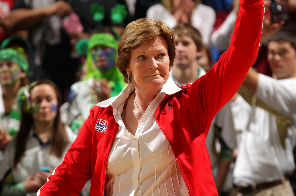 Pat Summitt Retirement Video: Watch Coaching Legend's Emotional ...