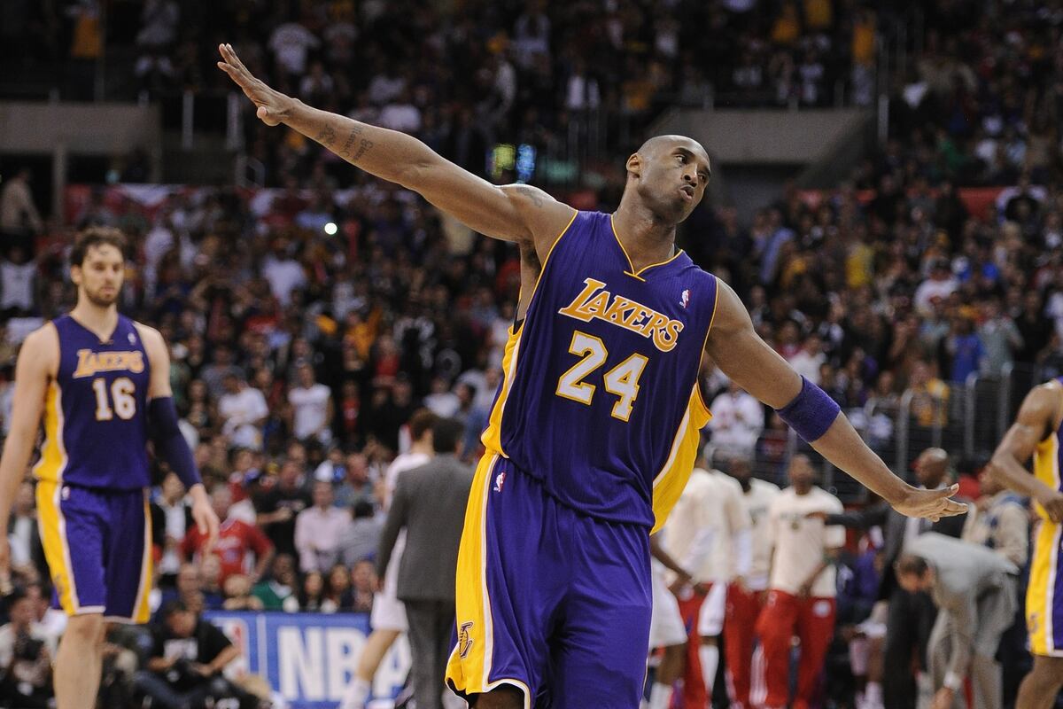 NBA Playoffs 2012: Kobe Bryant's Return Will Handcuff Andrew Bynum in ...