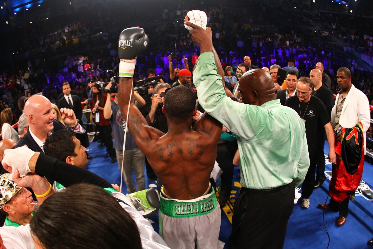 Hopkins vs. Dawson: Bad Chad Wins Title in Horribly Boring Fight | News ...