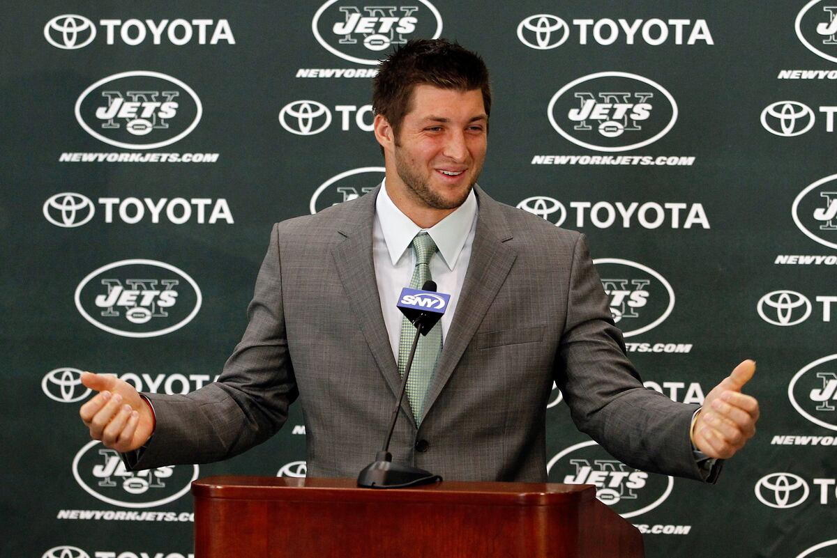 New York Jets Should Commit to Tim Tebow Now or Risk Dividing Locker ...