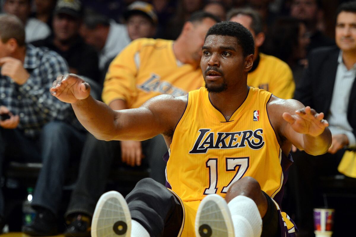 Why Andrew Bynum Is More Valuable to Kobe Bryant Than Shaquille O'Neal ...