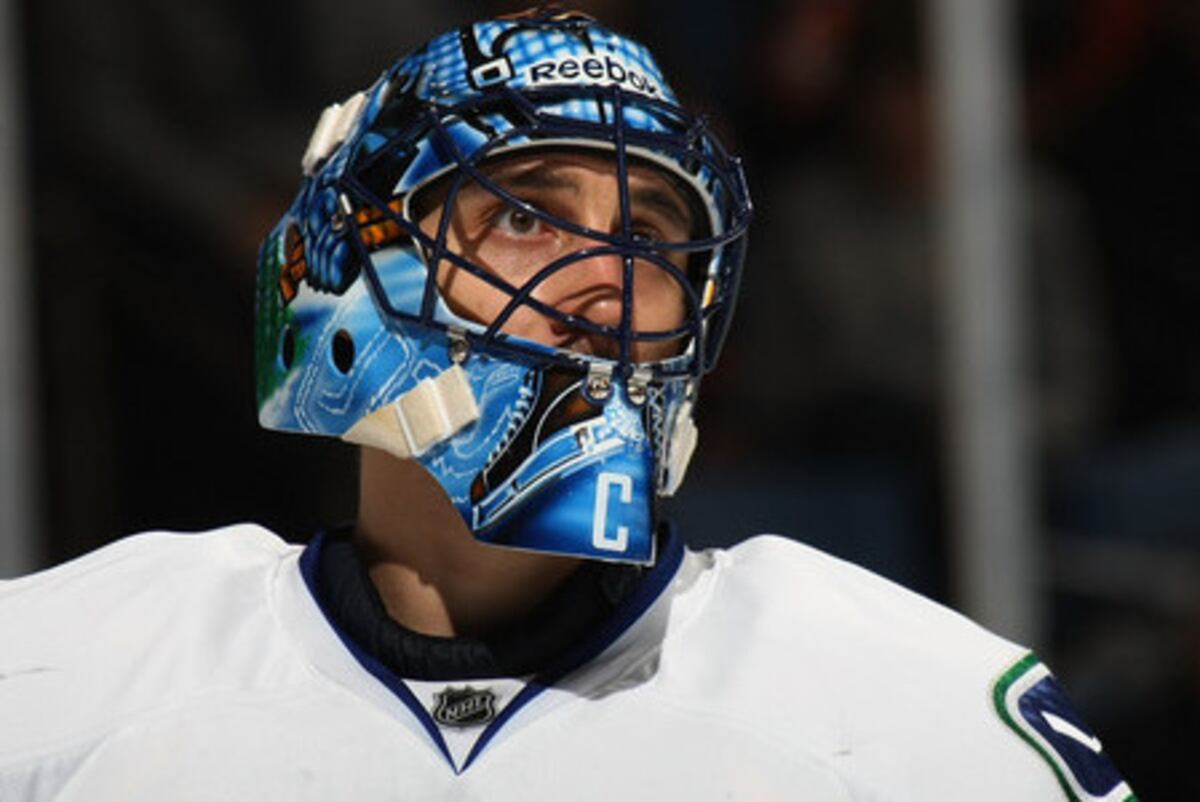 New York Islanders Offseason: Bringing Roberto Luongo Back to Where It ...
