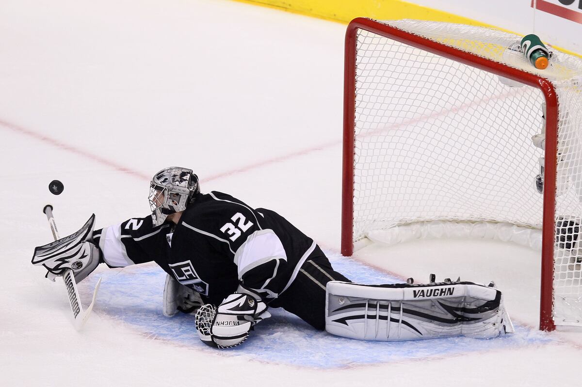 Stanley Cup Playoffs 2012: Jonathan Quick Makes LA Kings Favorites to ...