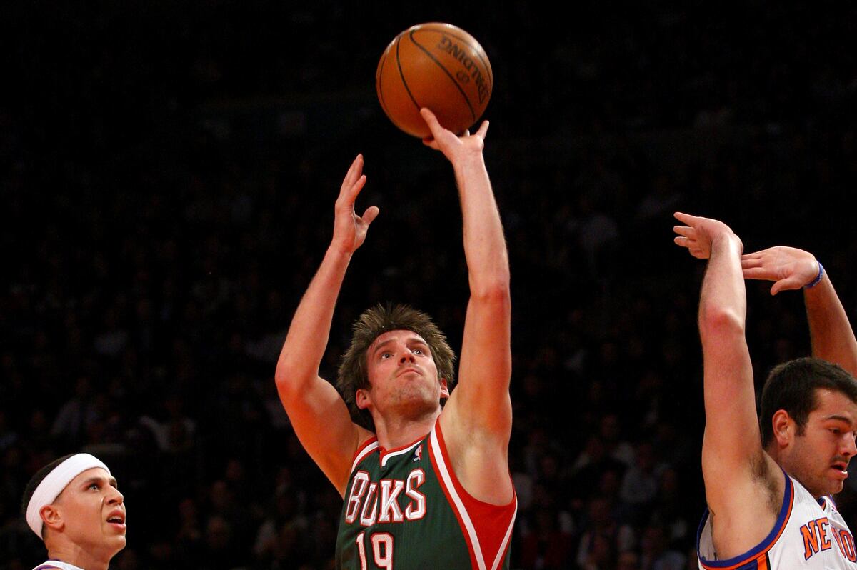Beno Udrih: Bucks Guard Re-Signs with Milwaukee for 2013 NBA Season ...