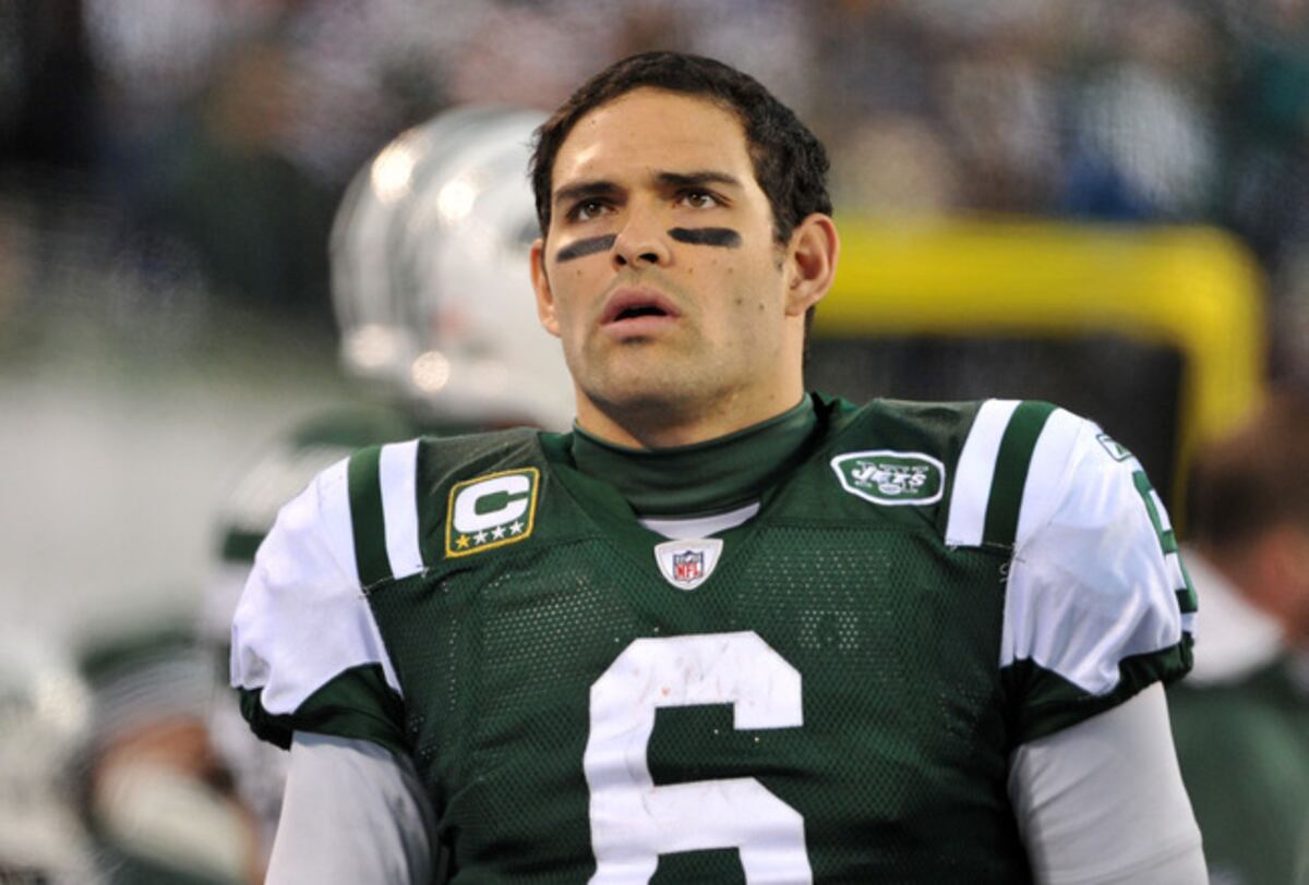 Key Vets on Each NFL Team Who Could Ride the Pine After Training Camp ...