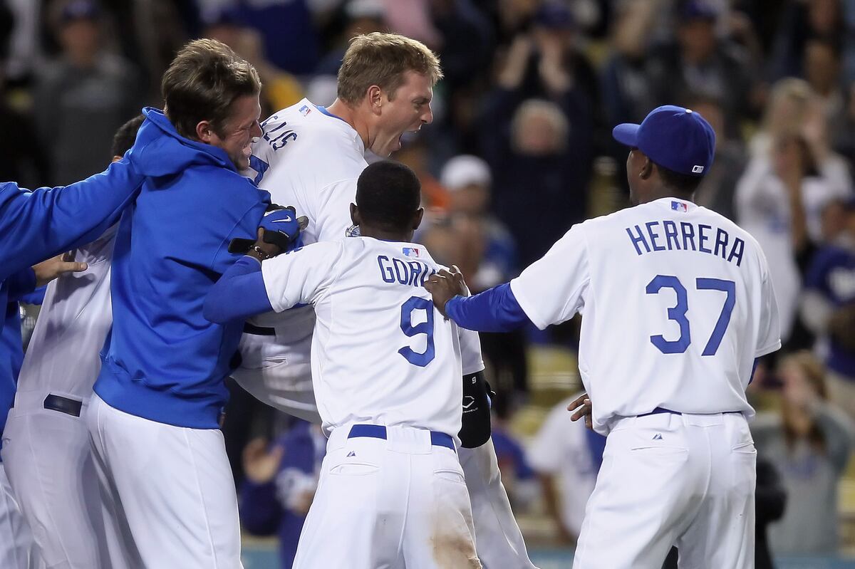 L.A. Dodgers Win on A.J. Ellis' Walk-off Home Run, Improve to MLB-Best ...