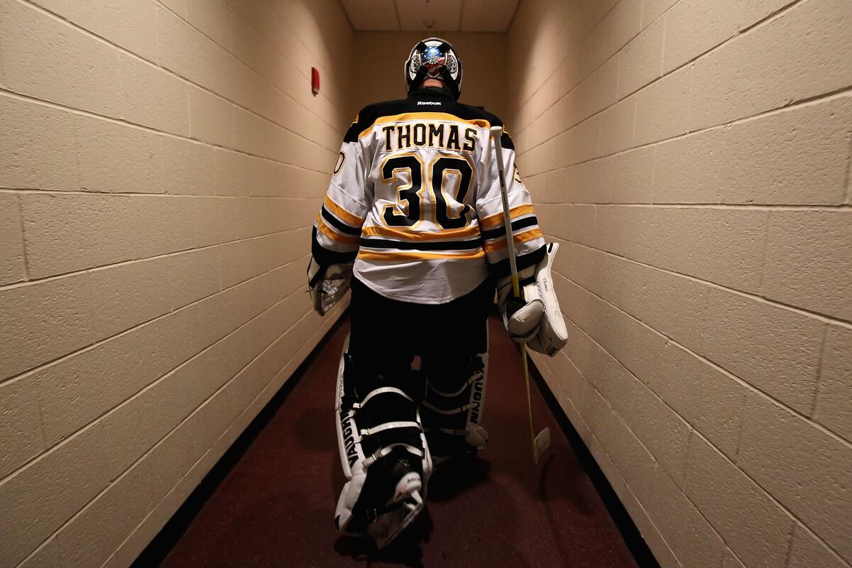 Tim Thomas: Boston Bruins Can't Let Goalie's Selfishness Continue to ...