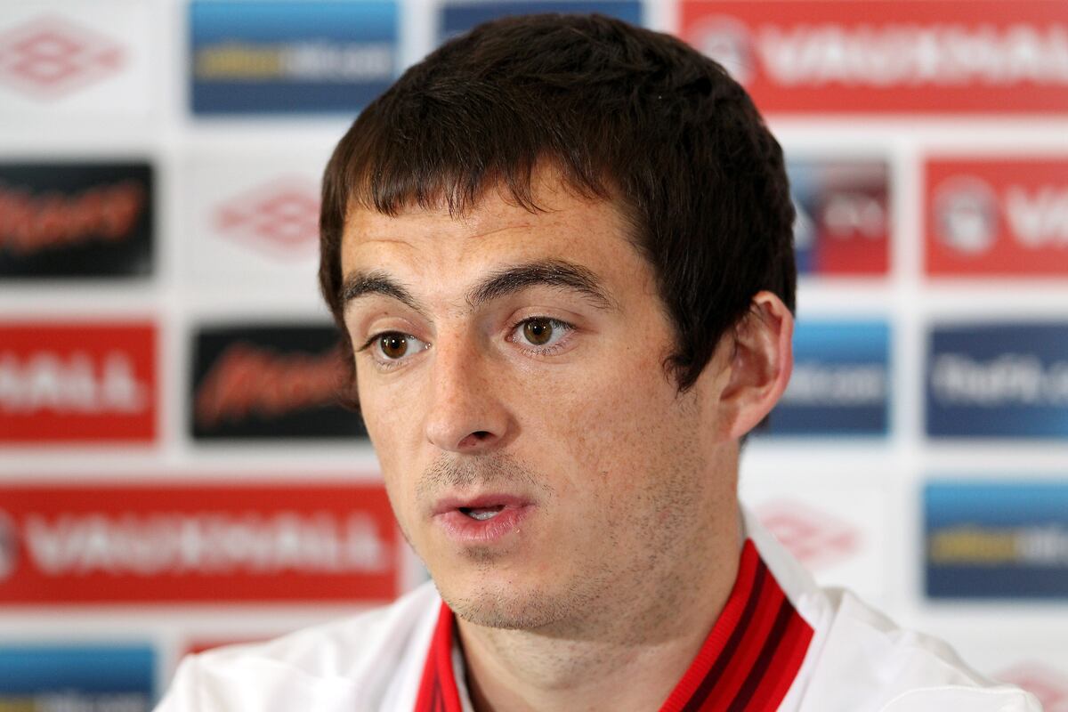 Manchester United Transfer Rumors: Sir Alex Smart to Pursue Leighton ...